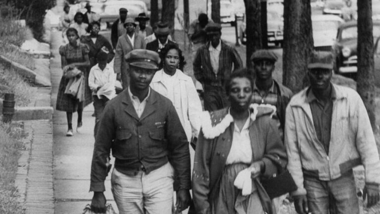 Rosa Parks – Una mujer que cambió las leyes de todo un país - Conversalitas